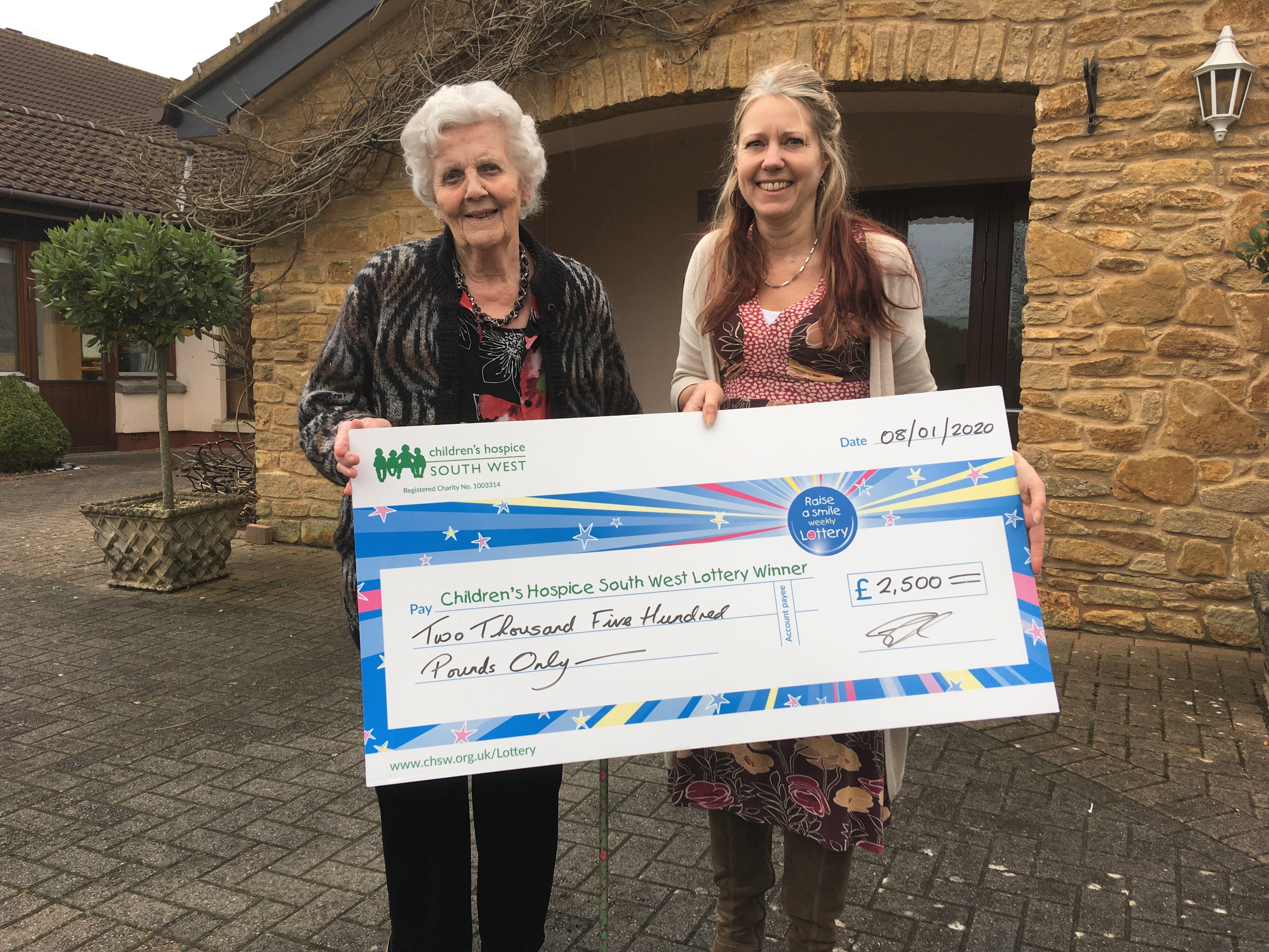 Christmas Raffle winner’s generous gift to children’s hospice ...