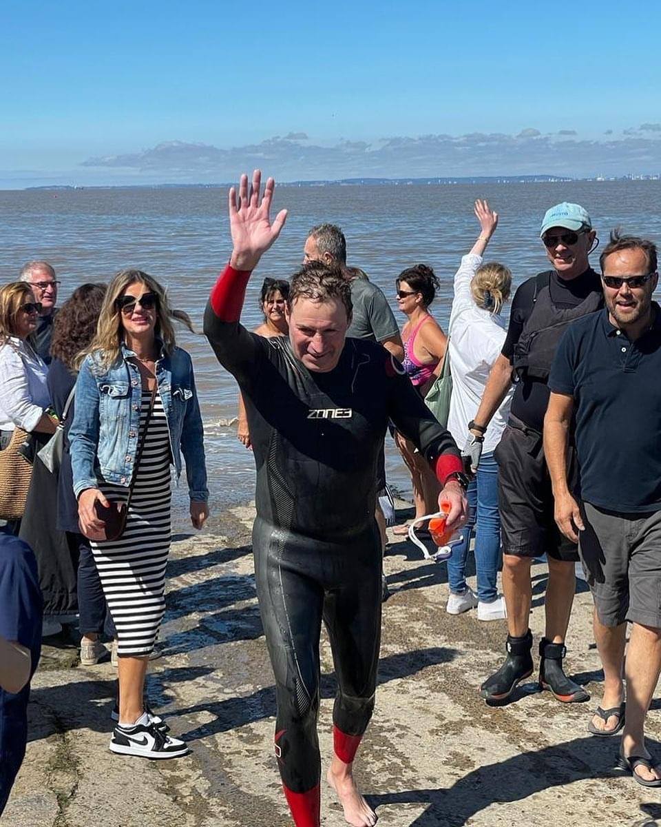 Channel swimmer raises over £2000 for local children's hospice ...